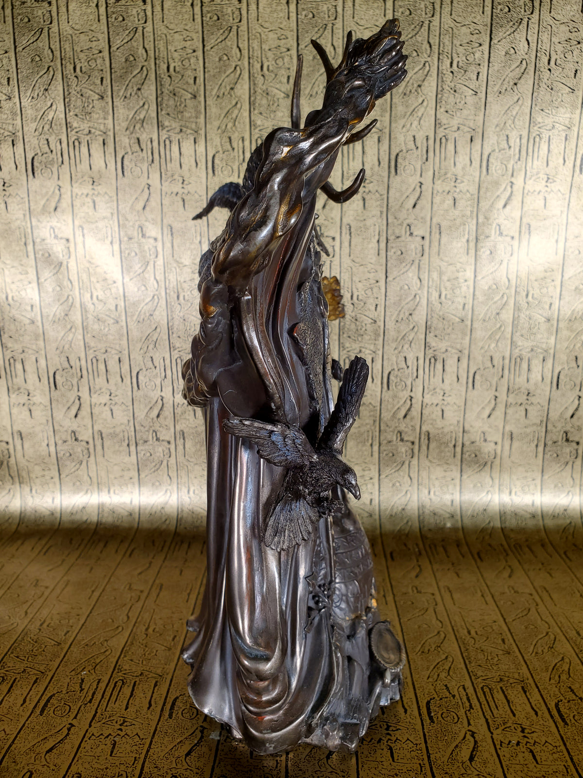 Merlin Statue – Son Of The Pharaoh