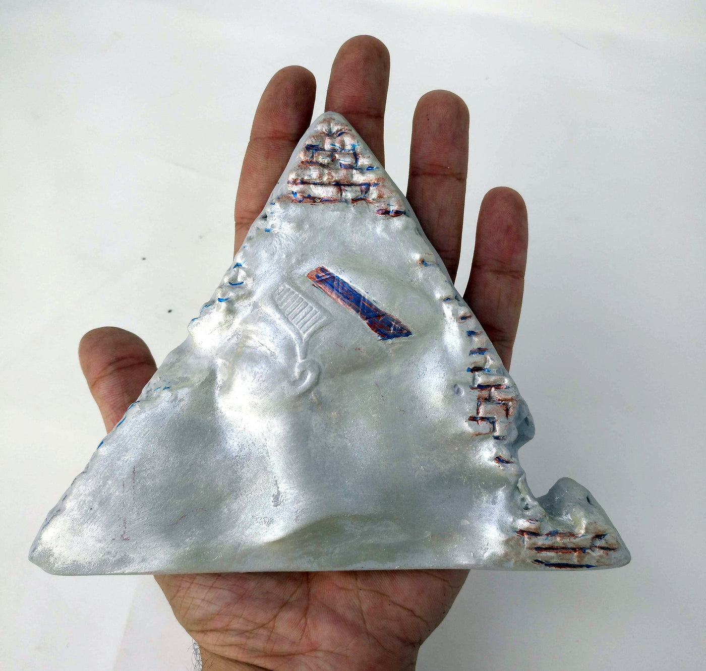 Nefertiti Pyramid - Ancient Egyptian Queen Nefertiti on Ceramic Pyrami ...